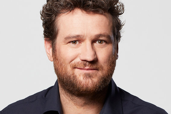 Olivier de Benoist en interview • Spectacle "Le petit dernier"