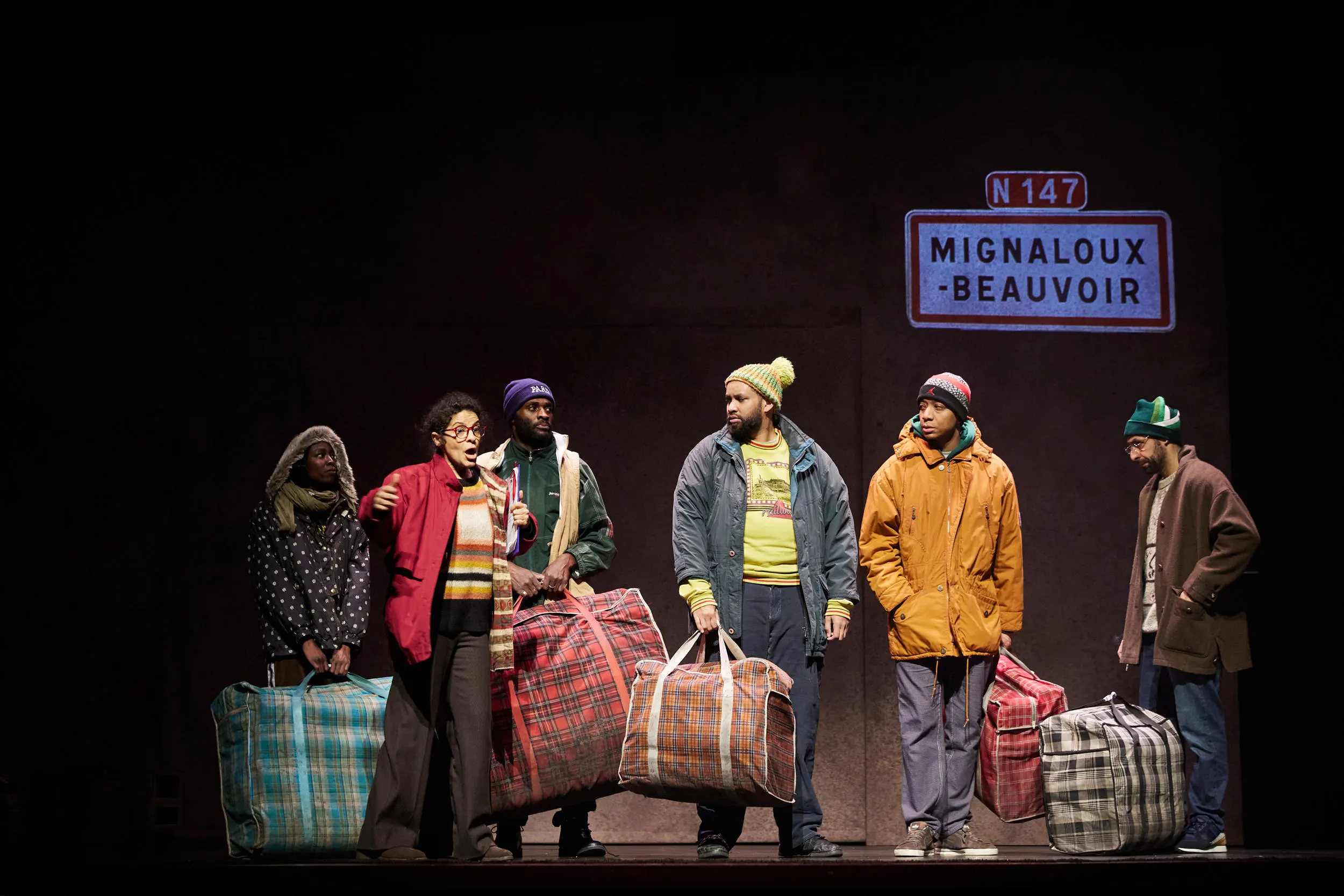 Avec Passeport, Alexis Michalik met en lumière le sort des migrants